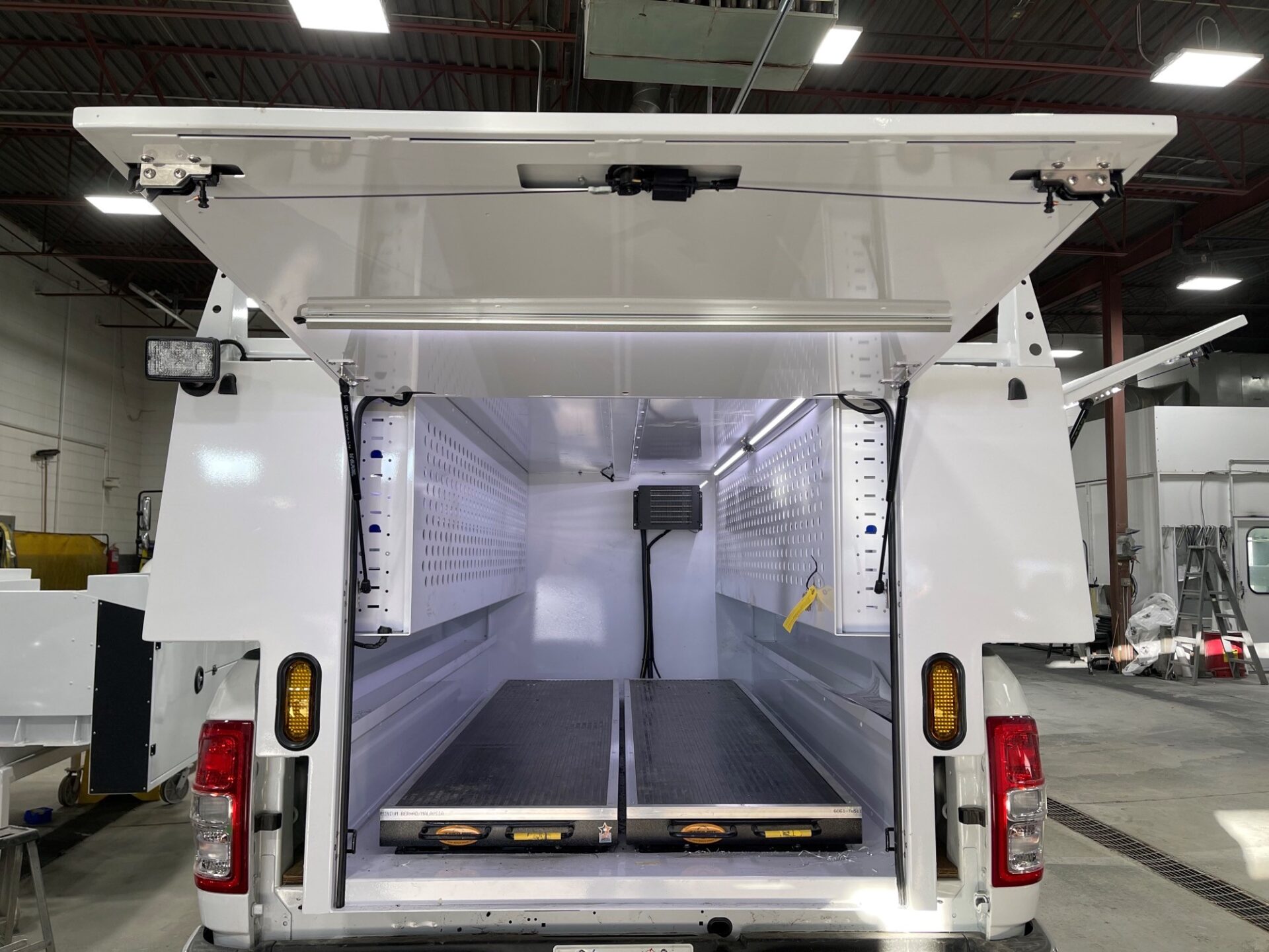 Milron Commercial Truck Caps - 6' and 8' - Arrow Equipment